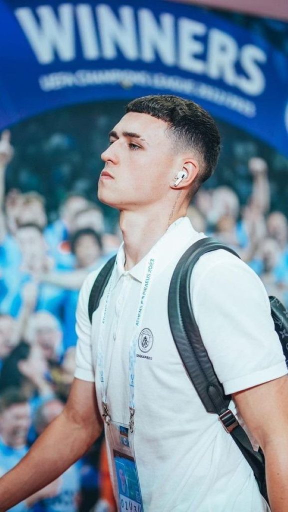 HOT 4 kiểu tóc c Phil Foden "nổi bật" sân cỏ