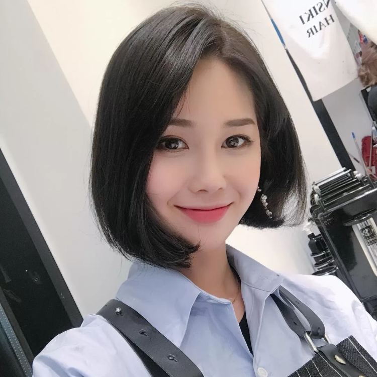 Cách cắt tóc mái lệch 3/7 nữ cực đơn giản